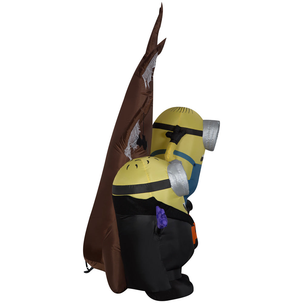Gemmy Airblown Minions w/Tree and Pumpkin Scene Universal, 5.5 ft Tall ...